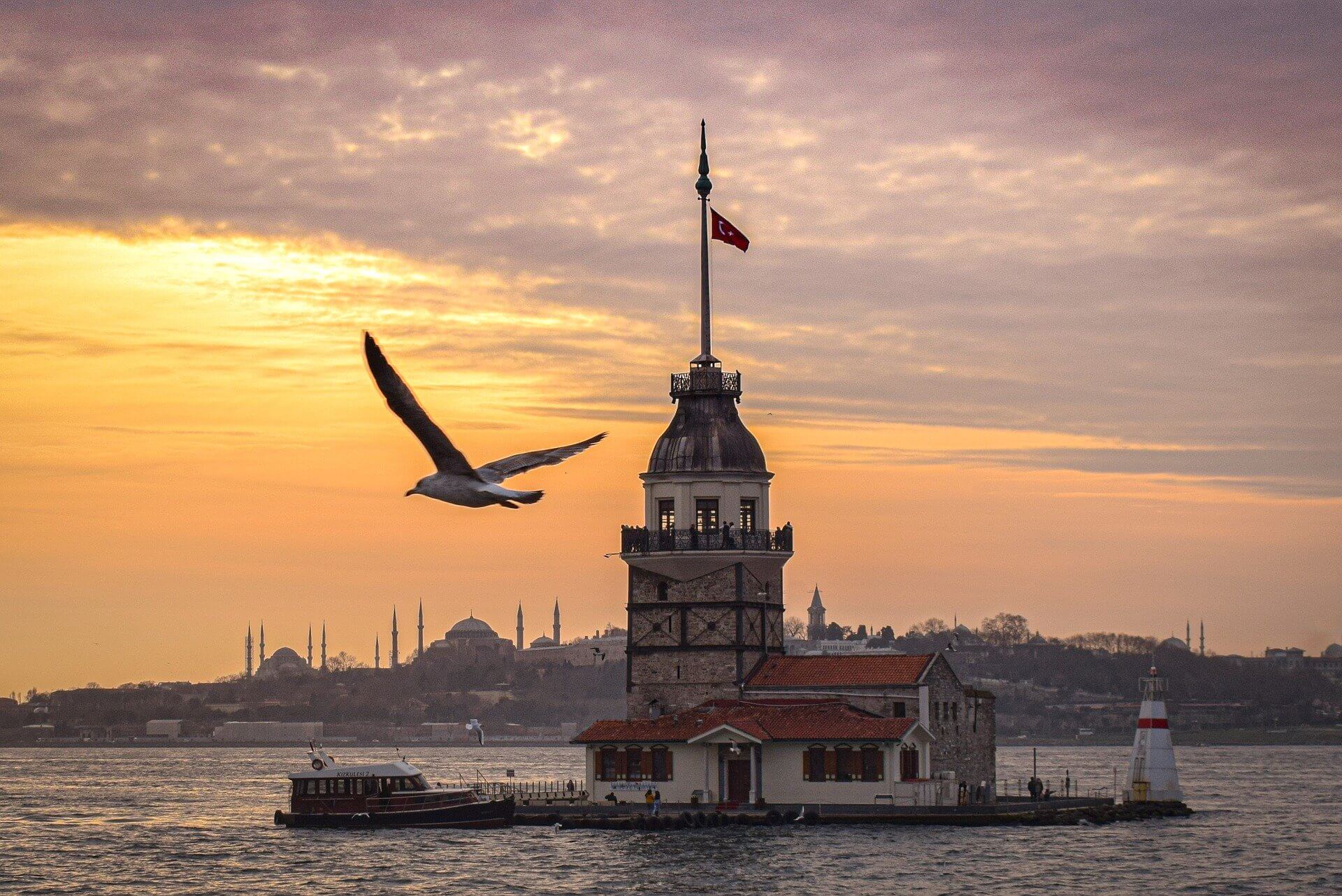 Maiden's Tower Legend, History And Information - Istanbuljoy.com