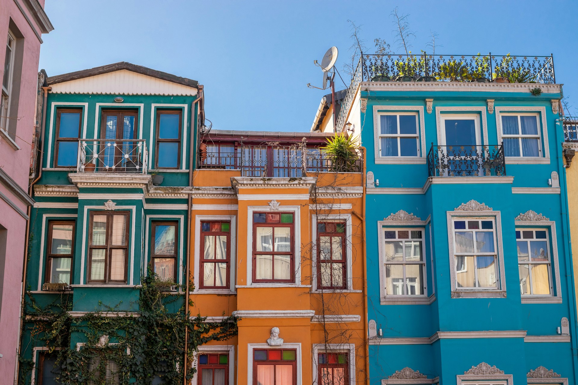 13 Amazing Istanbul Famous Sights to Check Out